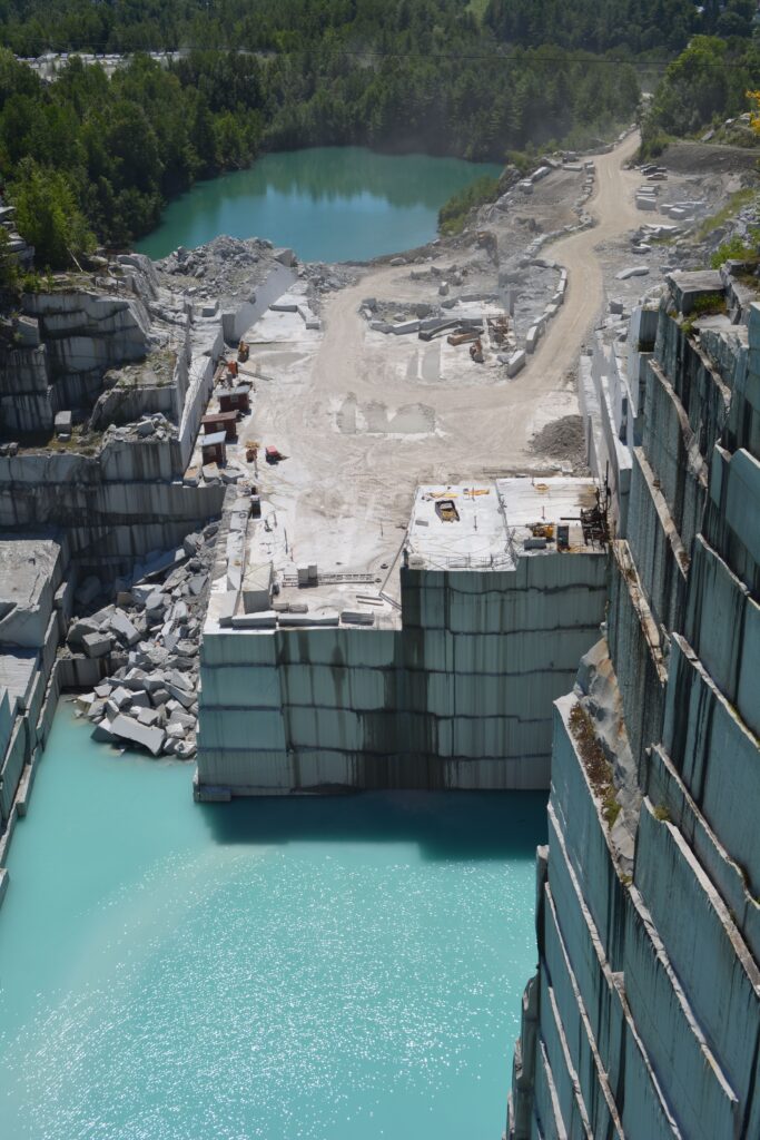 NSI 373 Barre Gray Quarry - Polycor Inc.