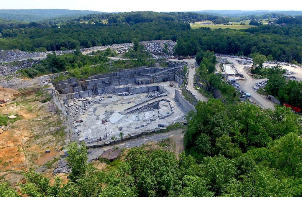 American Black Quarry, PA, USA - Polycor Inc.