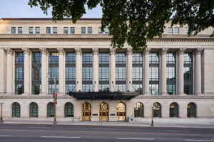 180 Wellington Street - Polycor Inc.