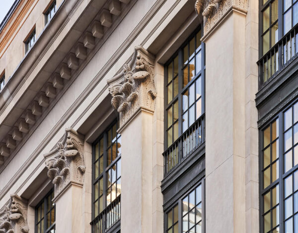 180 Wellington Street - Polycor Inc.