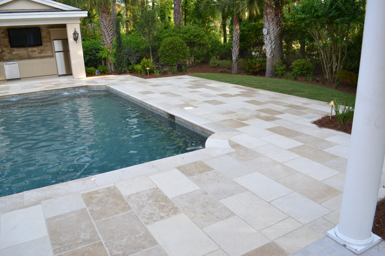 Custom Pool Coping - Polycor Inc.