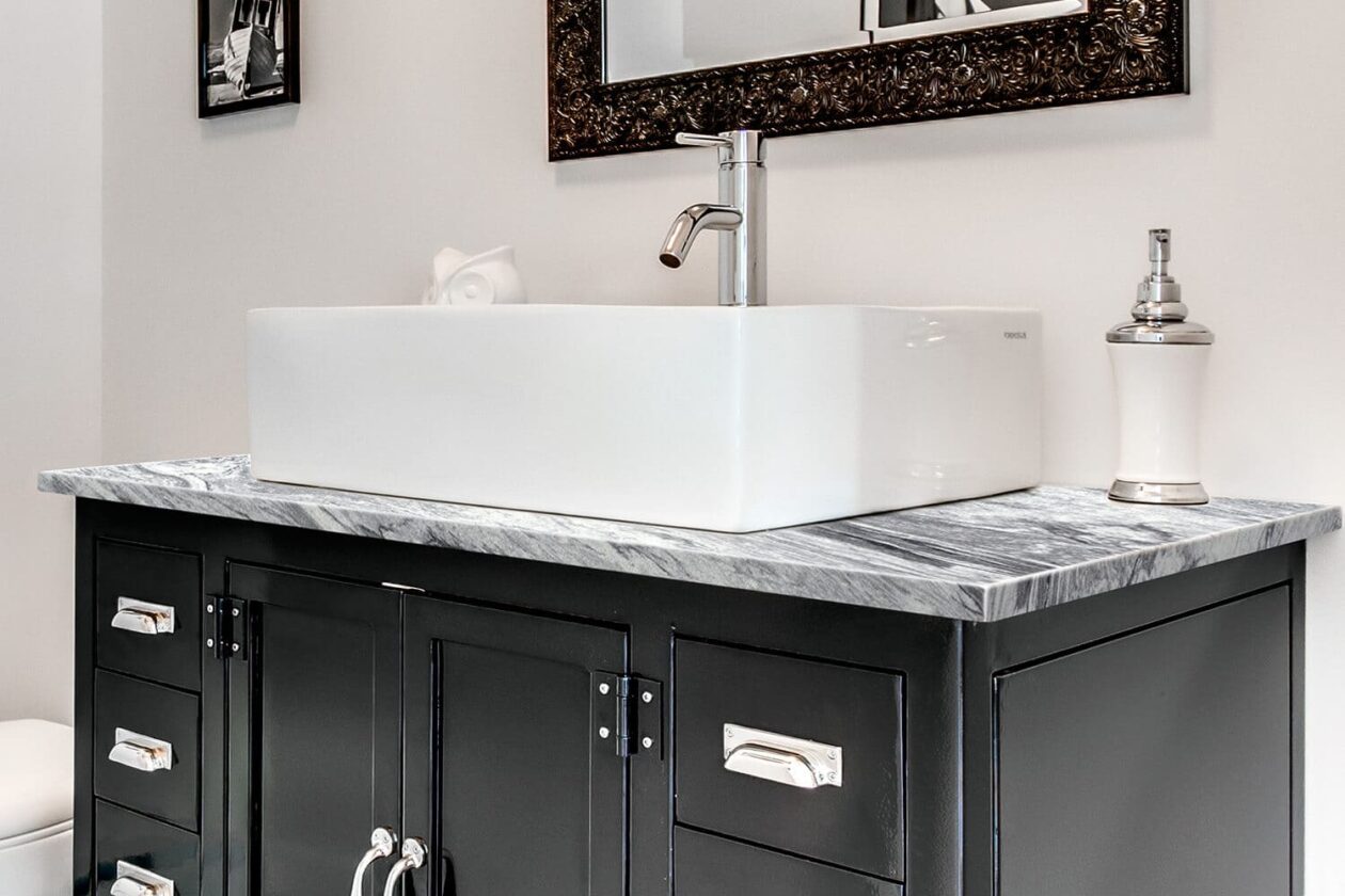 Classic Console Vanity Counter - Polycor Inc.