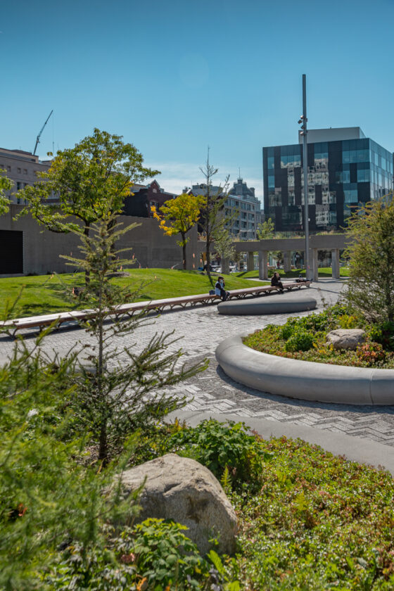 Square Viger - Polycor Inc.