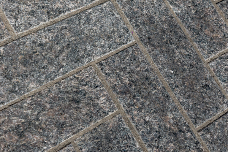 Square Viger - Polycor Inc.