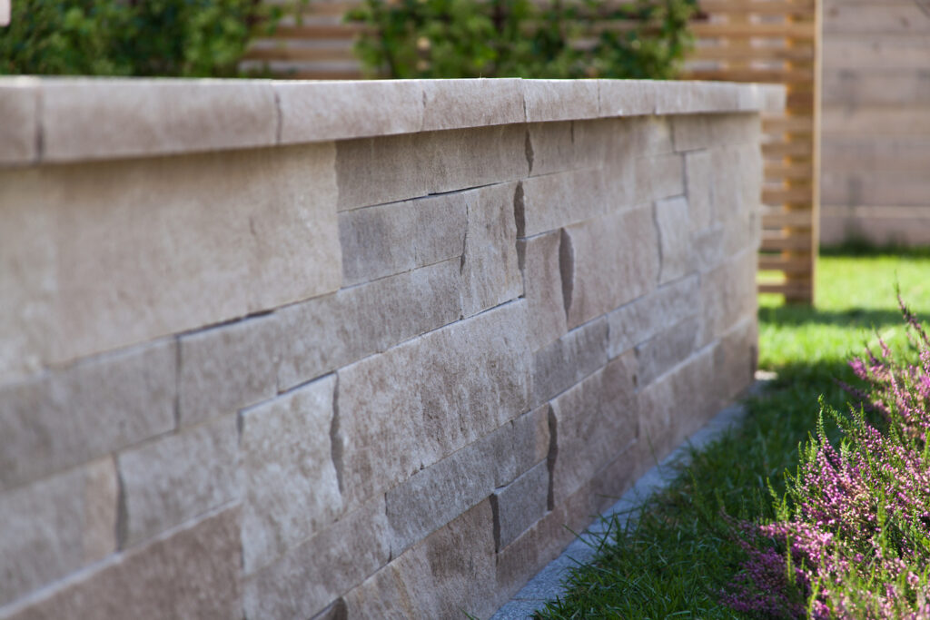 Garden Walls - Polycor Inc.