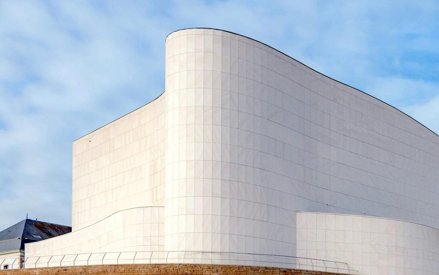 Facades, Cladding & Walls - Polycor Inc.