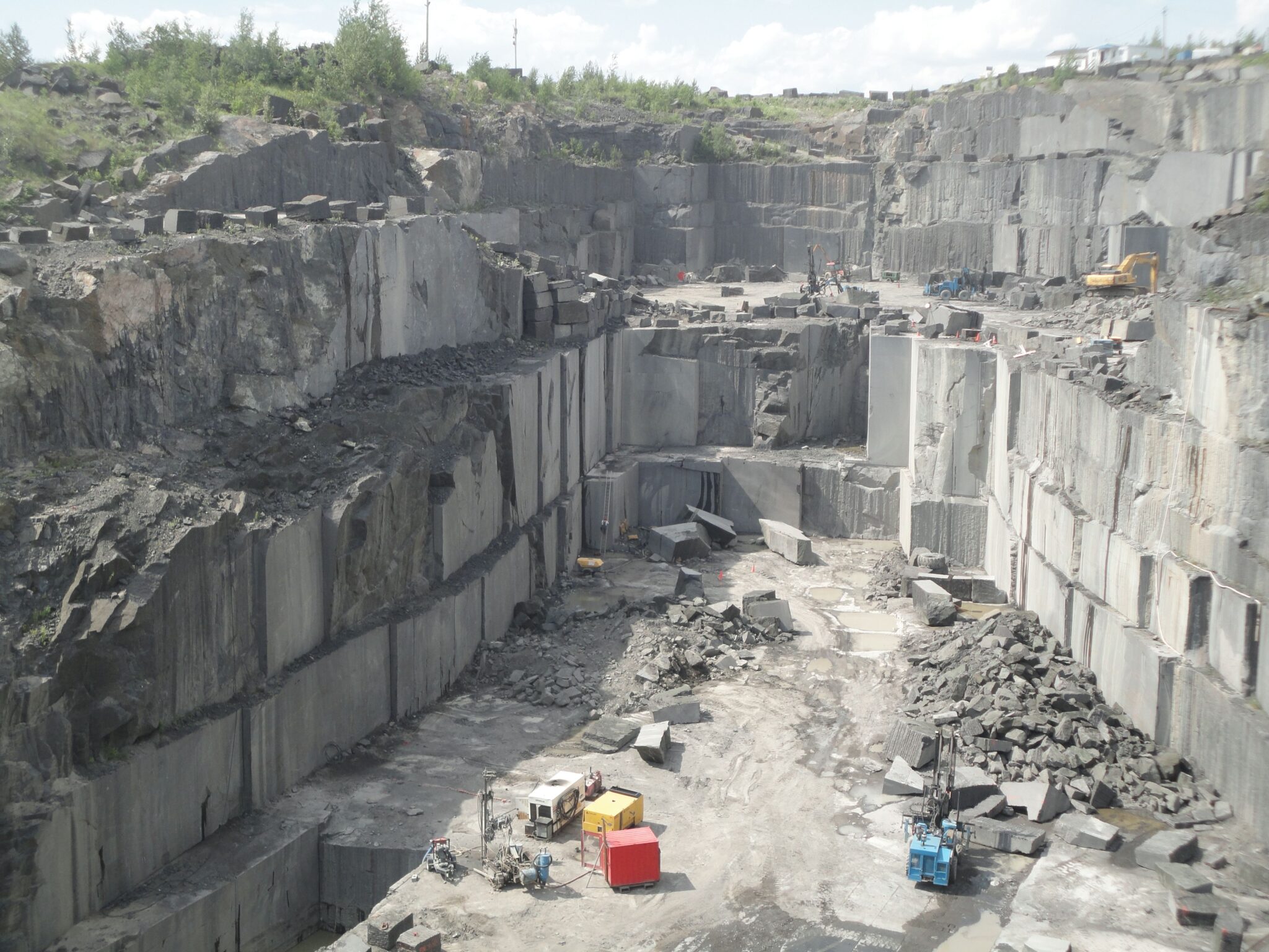 NSI 373 Cambrian Black Quarry - Polycor Inc.