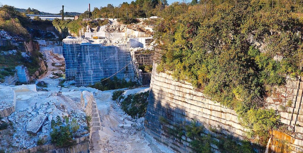 About - Polycor Inc.