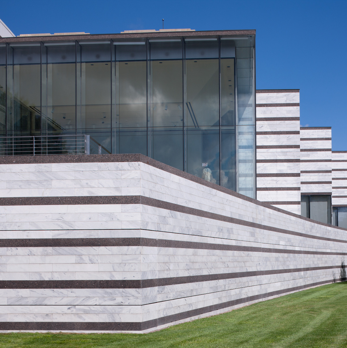 Facades, Cladding & Walls - Polycor Inc.