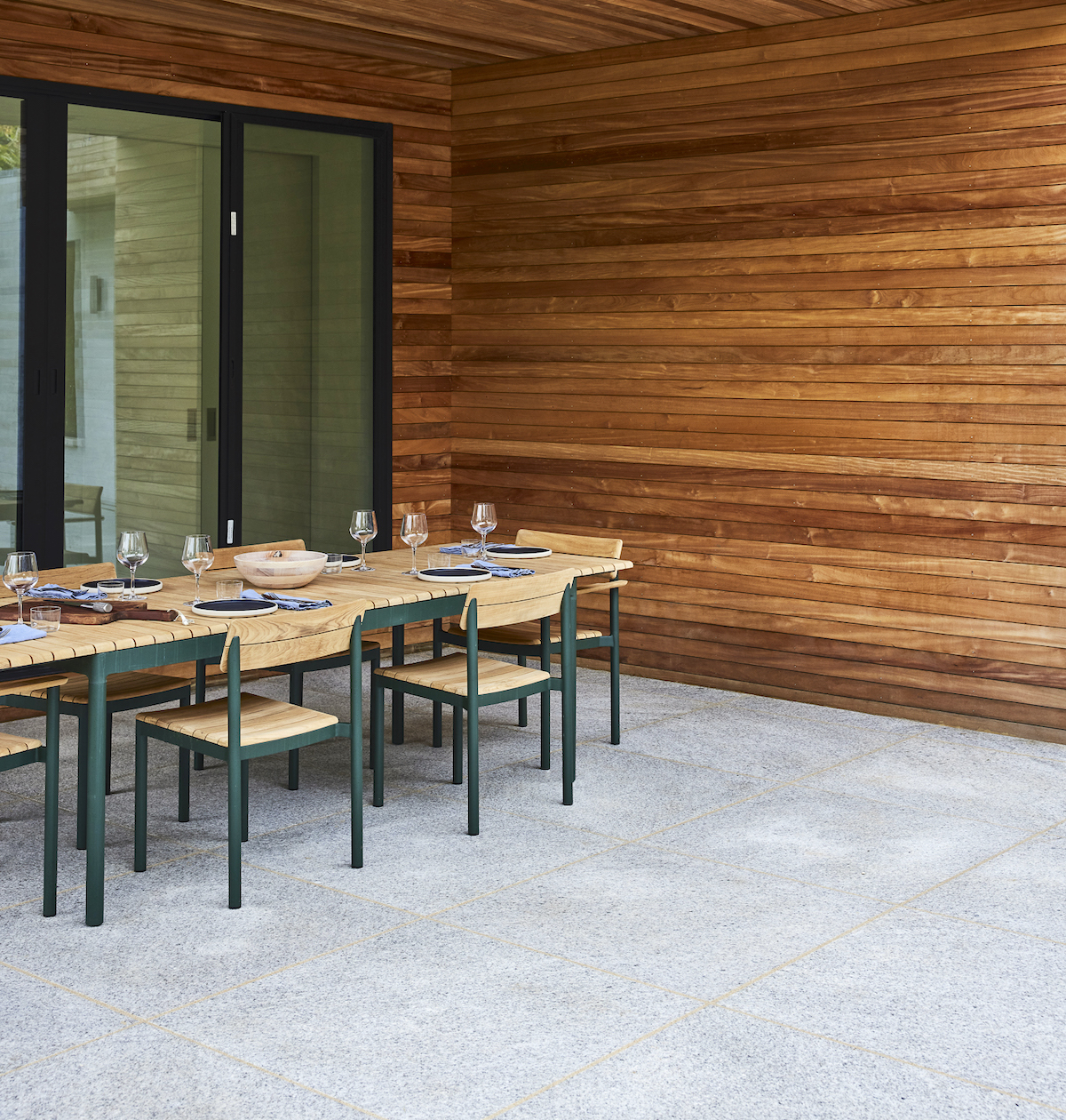 Minimal Hamptons Beach House - Polycor Inc.