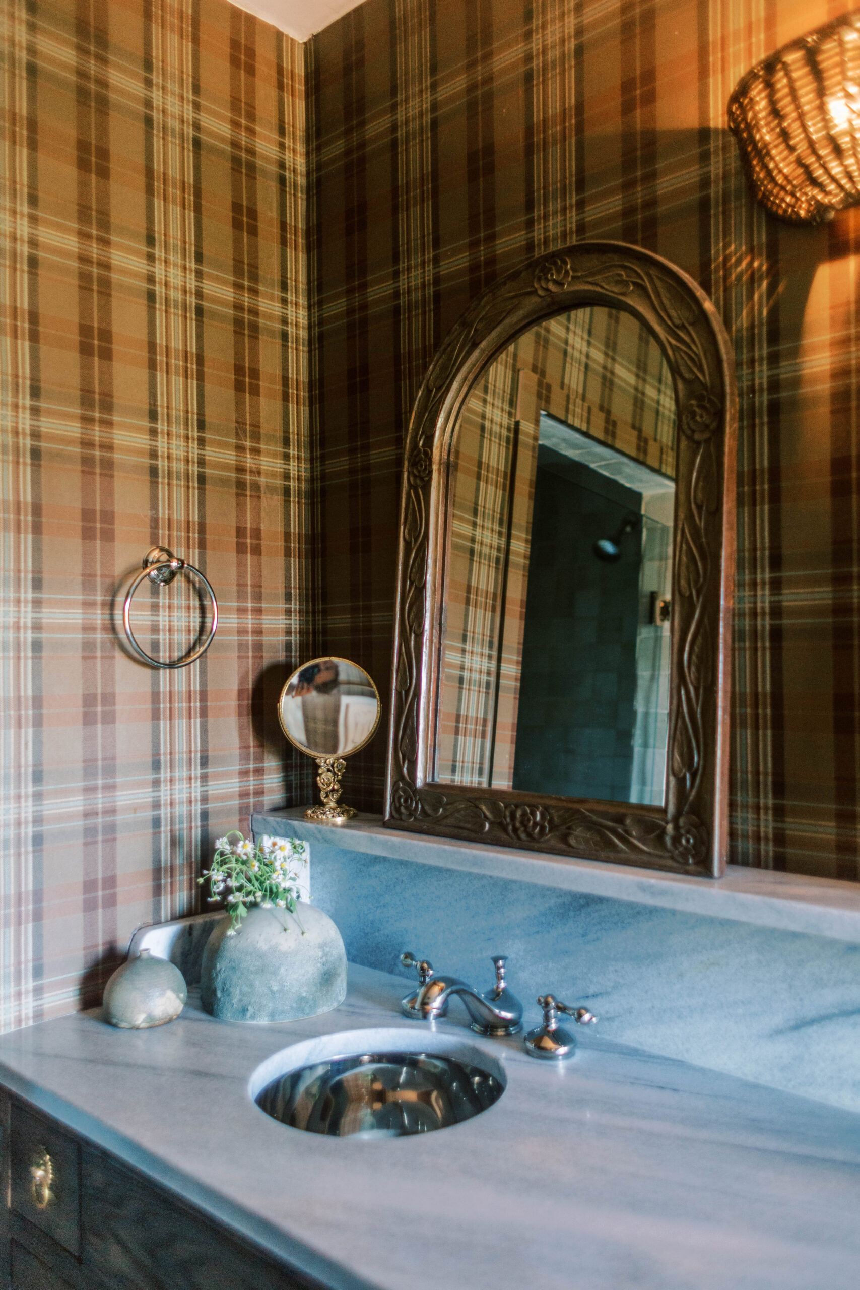 Moody Marble Guest Bath - Polycor Inc.