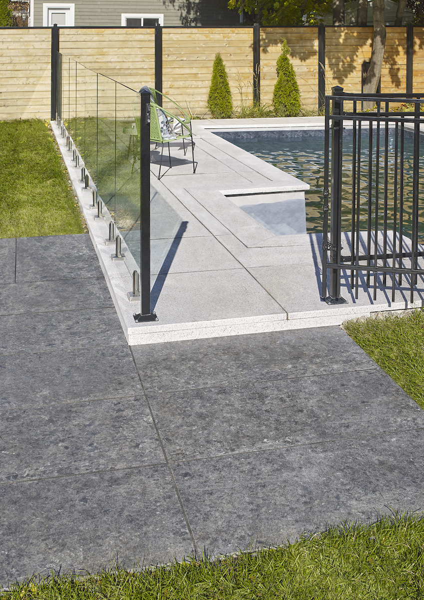 Two-Toned Granite Pool & Entry - Polycor Inc.