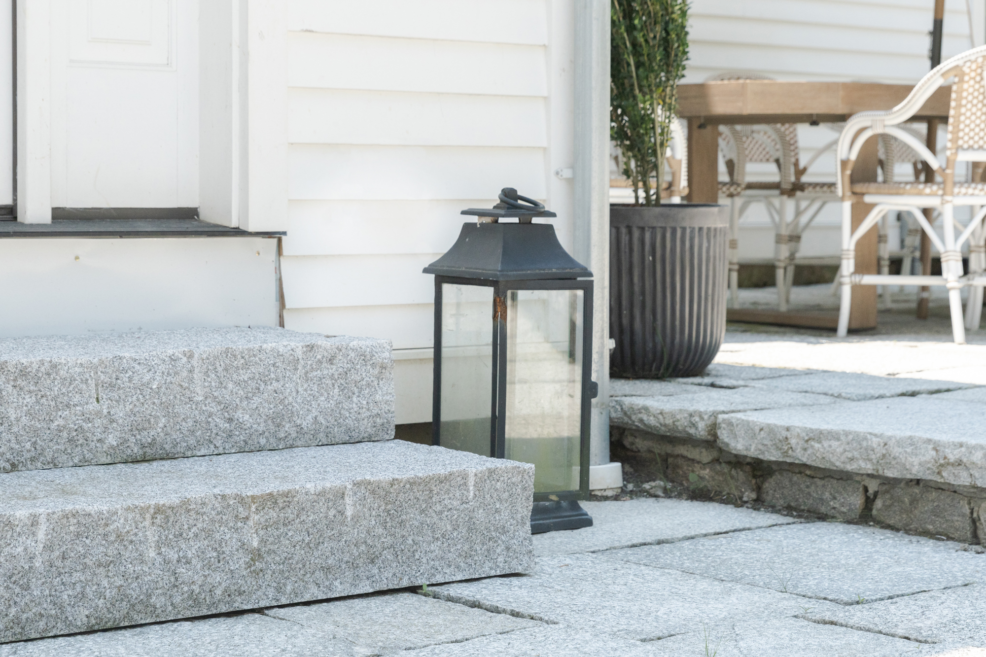 Concrete Front Steps Makeover Using Granite Entry Steps - Polycor Inc.