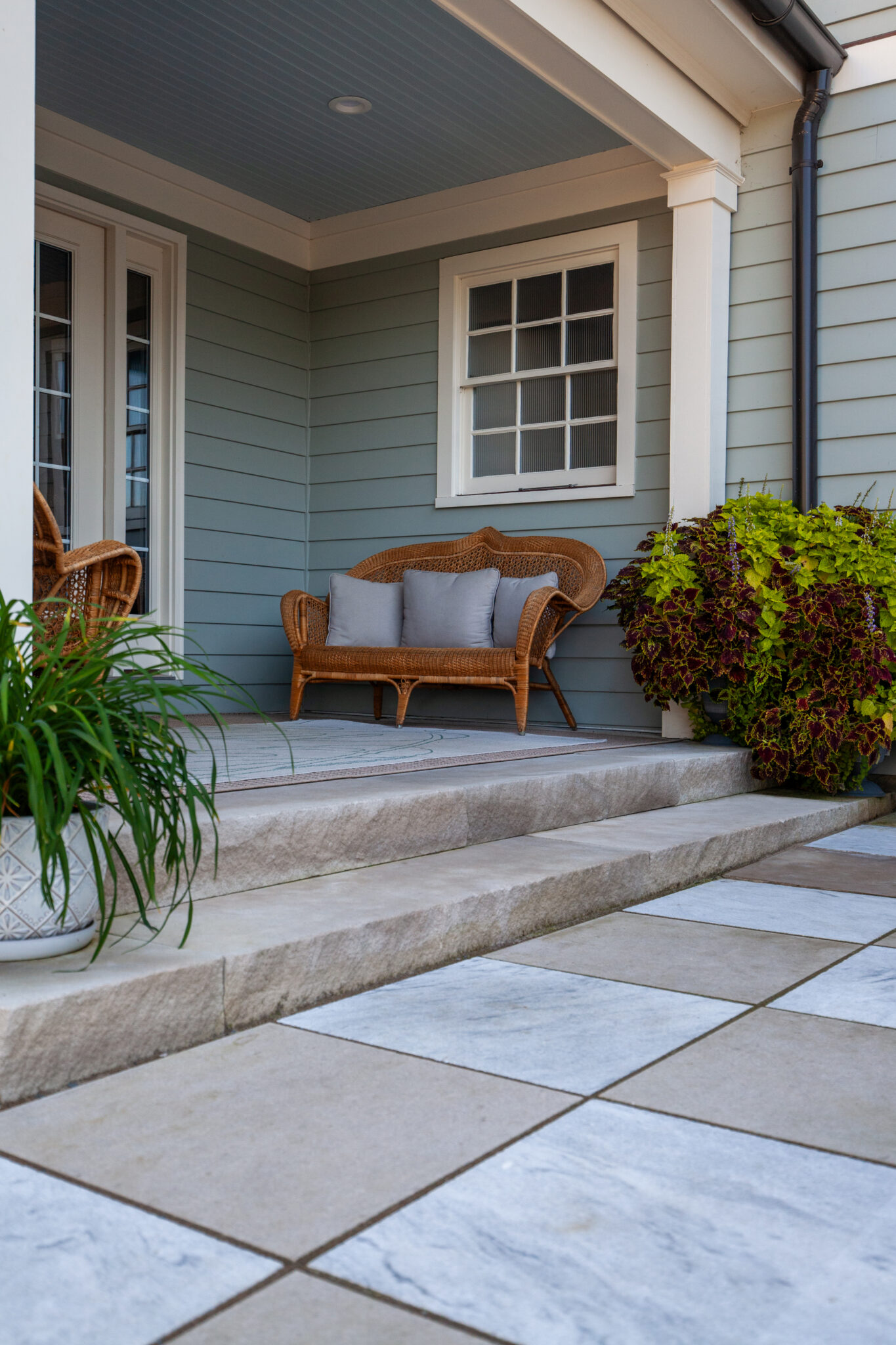 Historic Farmhouse Meets Modern Luxury: Jaclyn Isaac's Exterior Transformation with Polycor ...