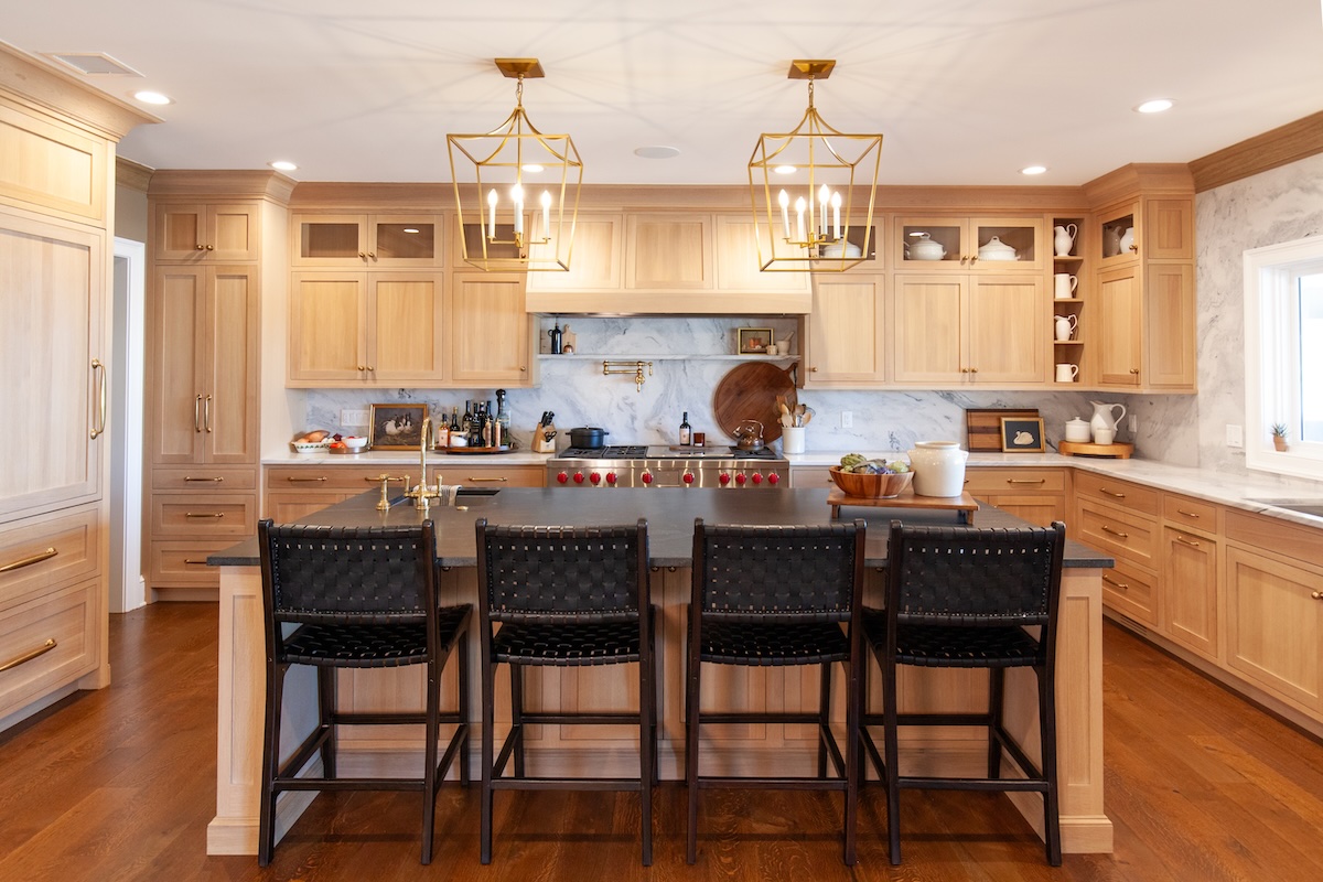 Whitewashed Oak Coastal Kitchen - Polycor Inc.