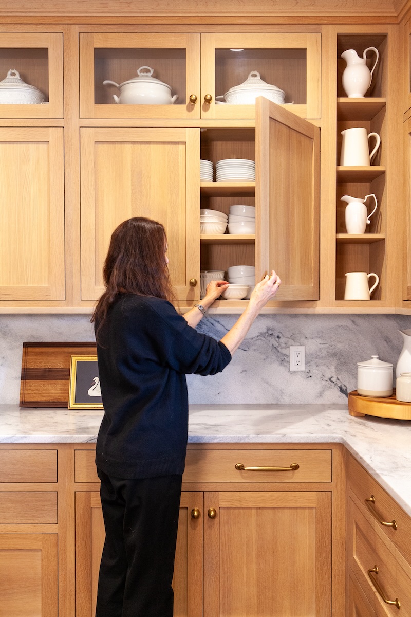 Whitewashed Oak Coastal Kitchen - Polycor Inc.