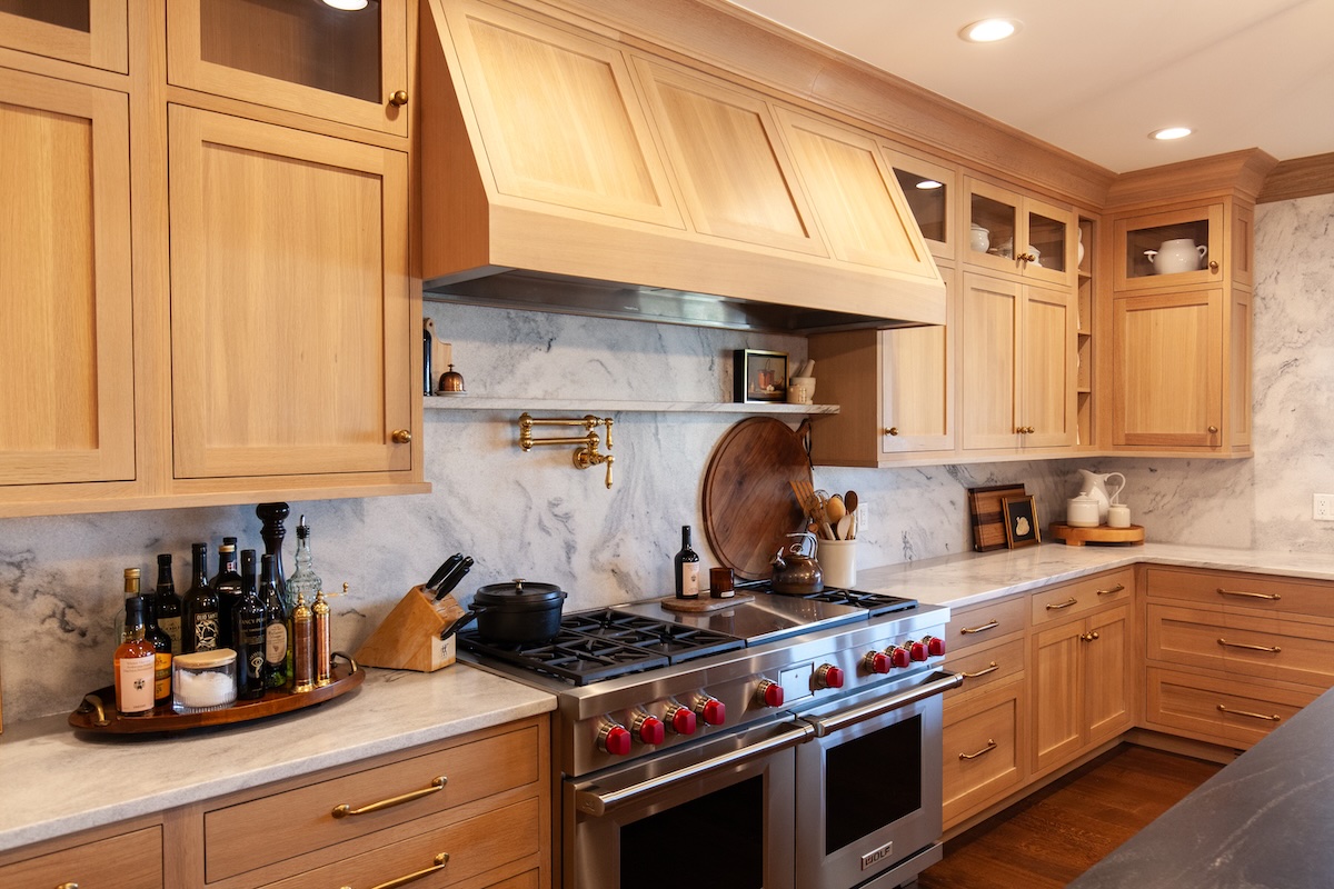 Whitewashed Oak Coastal Kitchen - Polycor Inc.