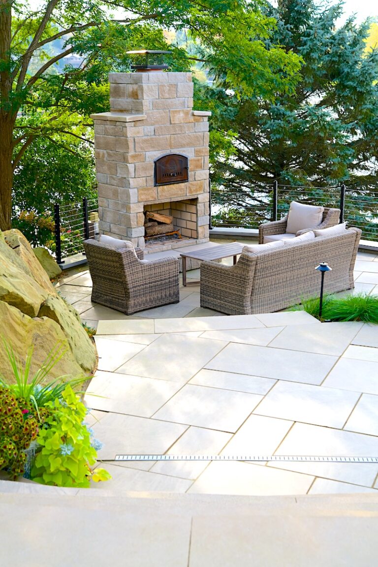 Lakehouse Patio Limestone Fireplace - Polycor Inc.