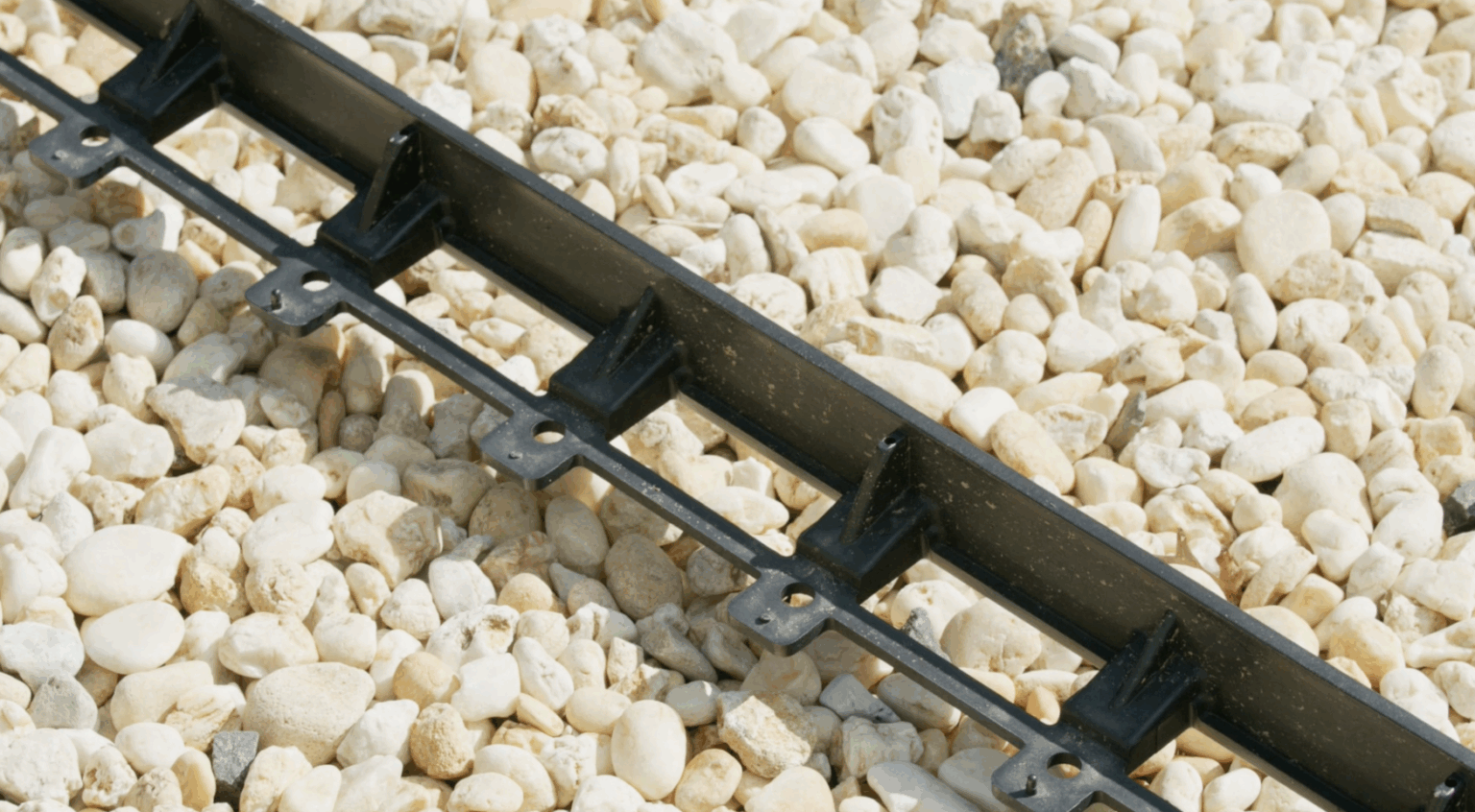 Edge Restraints: The Differences, Pros and Cons - Polycor Inc.